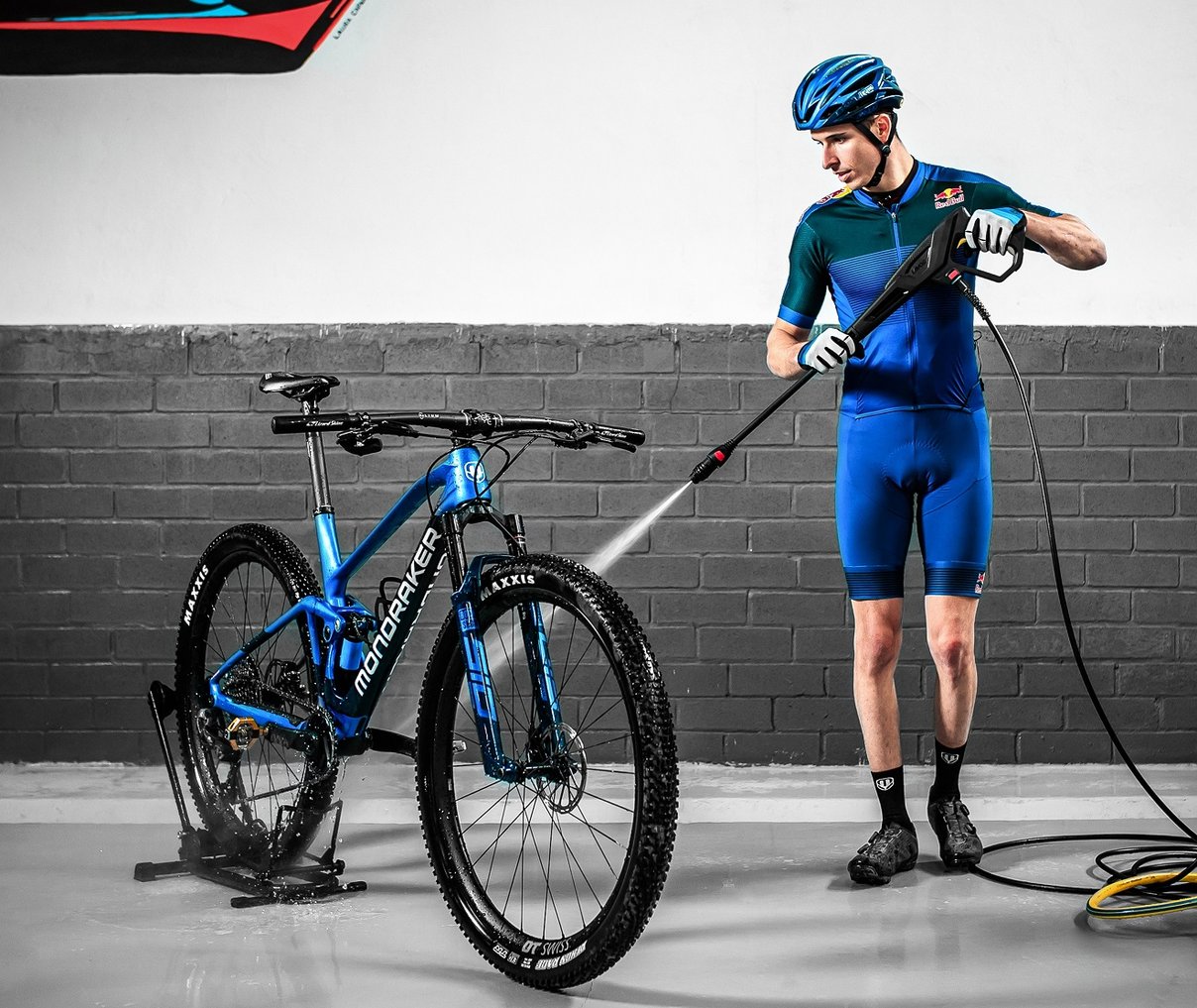 Cleaning your bike: it’s easier and faster with a pressure washer