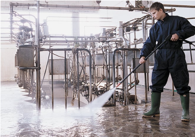 The pressure washer for the farm: a guarantee of cleaning and speed