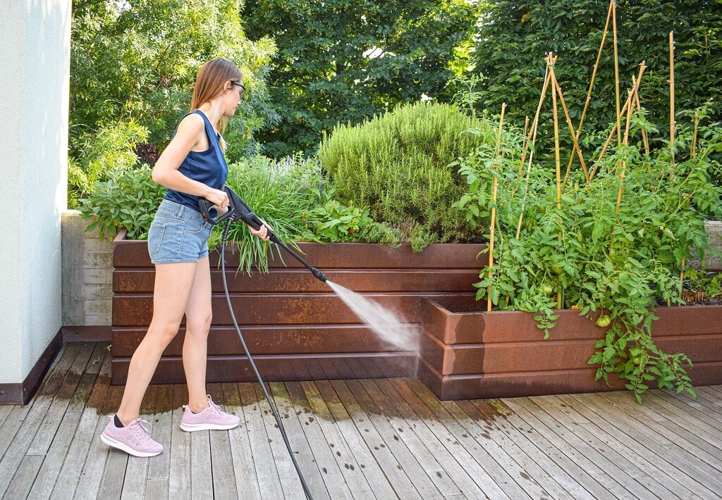 Cleaning outdoor spaces in winter: all the useful tools