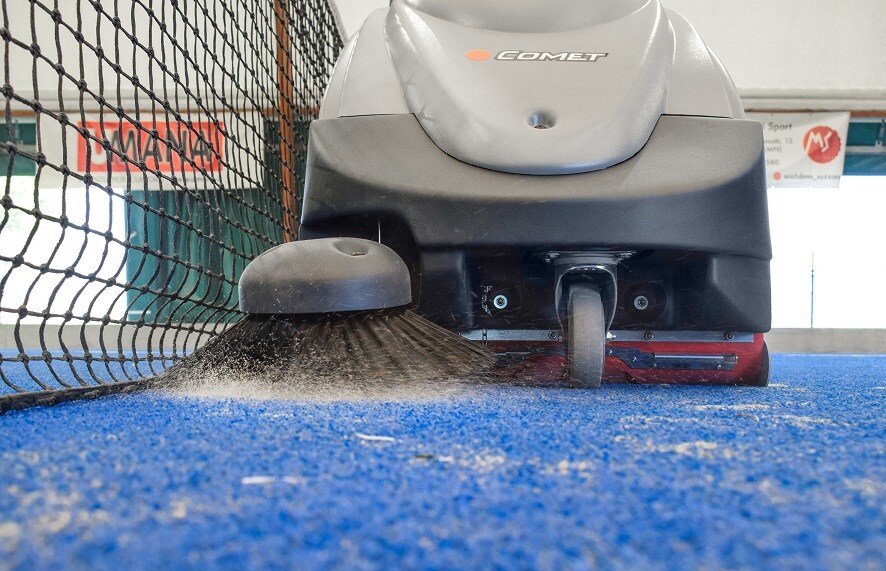 Comet Court: the sweeper for padel courts