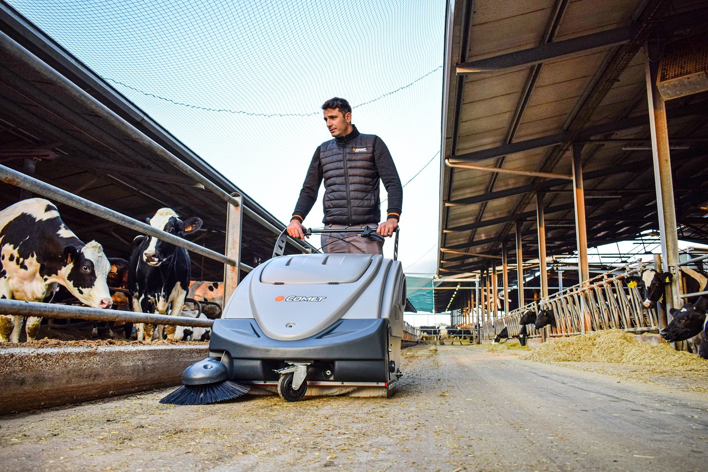 How a floor sweeper works
